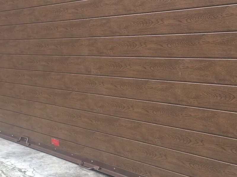 Lanfor Puerta enrollable simulación madera : Lanfor | Construex